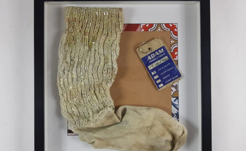 Un calcetín con historia: subastan prenda usada por Michael Jackson en ...